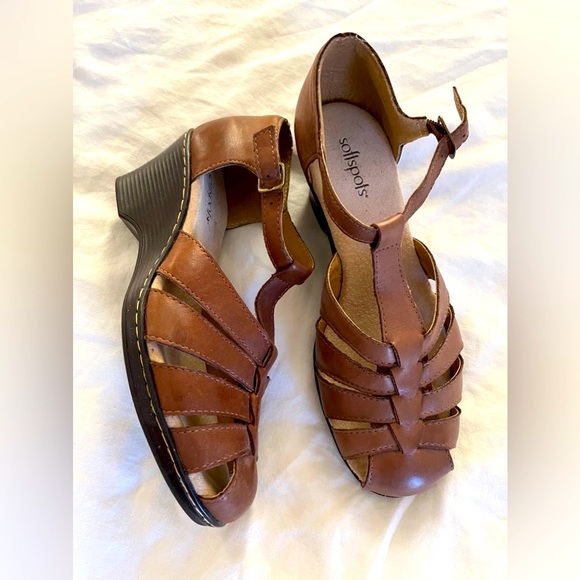 Softspots | Shoes | Softspots Sandals Tan Size 8 2 M Leather | Poshmark
